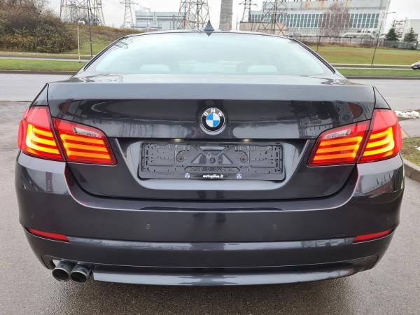 BMW 520 2011 in Kaunas, with an engine capacity of 2.00 L and mileage of 350 thousand km for 7500 €, photo 8 on AUTOMOTO.COM.LV