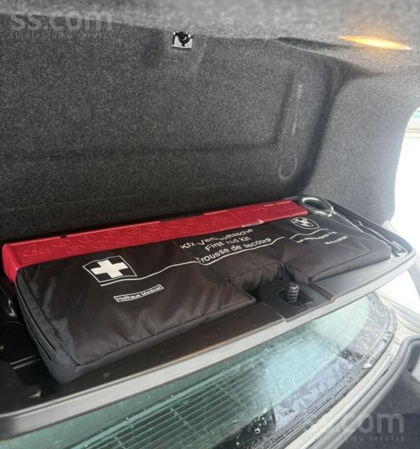 BMW 520 2011 in Riga, with an engine capacity of 2.00 L and mileage of 176 thousand km for 13000 €, photo 4 on AUTOMOTO.COM.LV