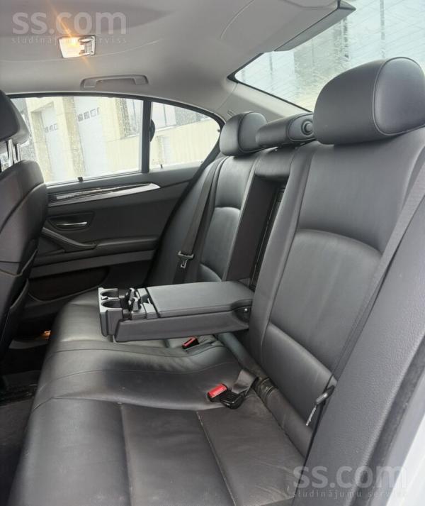 BMW 520 2011 in Riga, with an engine capacity of 2.00 L and mileage of 176 thousand km for 13000 €, photo 7 on AUTOMOTO.COM.LV