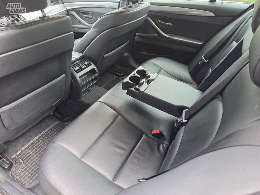 BMW 520 2011 in Silute, with an engine capacity of 2.00 L and mileage of 238 thousand km for 8500 €, photo 29 on AUTOMOTO.COM.LV