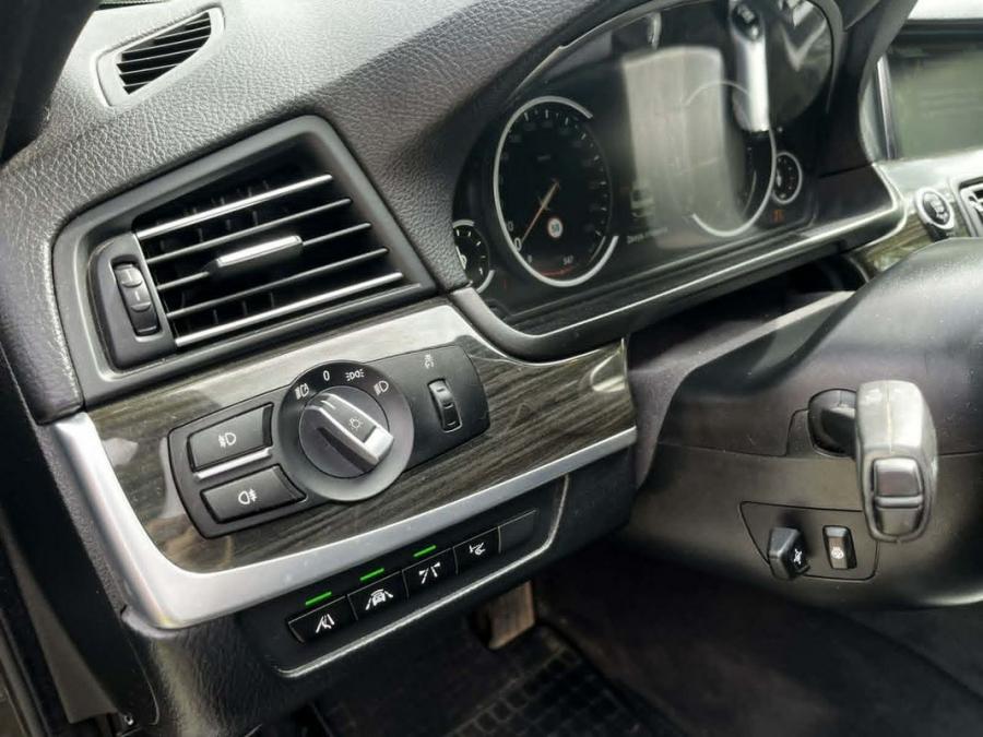 BMW 520 2013 in Narva, with an engine capacity of 0.00 L and mileage of 0 thousand km for 10990 €, photo 31 on AUTOMOTO.COM.LV