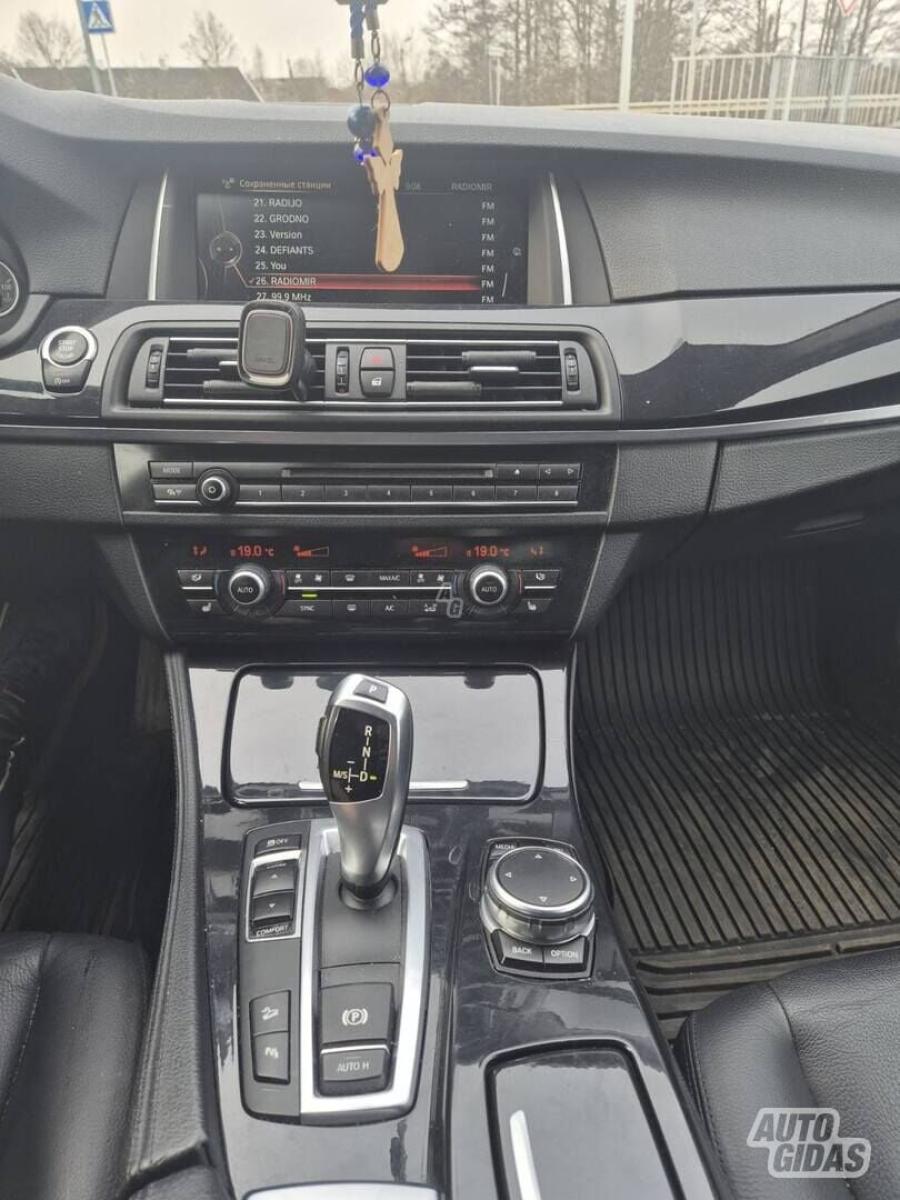 BMW 520 2015 in Vilnius, with an engine capacity of 2.00 L and mileage of 259 thousand km for 10200 €, photo 6 on AUTOMOTO.COM.LV