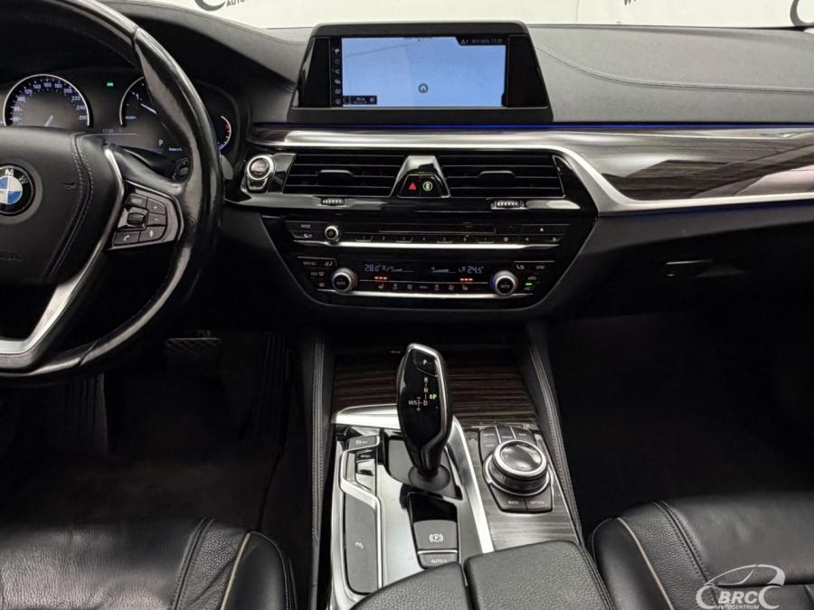 BMW 520 2017 in Vilnius, with an engine capacity of 2.00 L and mileage of 236 thousand km for 18900 €, photo 4 on AUTOMOTO.COM.LV