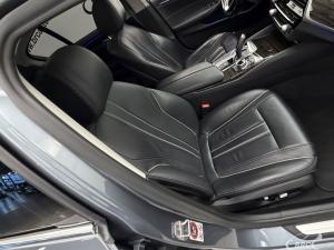 BMW 520 2017 in Vilnius, with an engine capacity of 2.00 L and mileage of 236 thousand km for 18900 €, photo 6 on AUTOMOTO.COM.LV