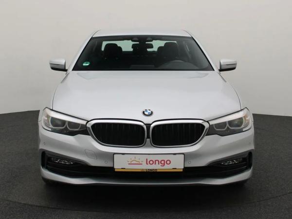 BMW 520 2018 in Vilnius, with an engine capacity of 2.00 L and mileage of 232 thousand km for 18999 €, photo 3 on AUTOMOTO.COM.LV