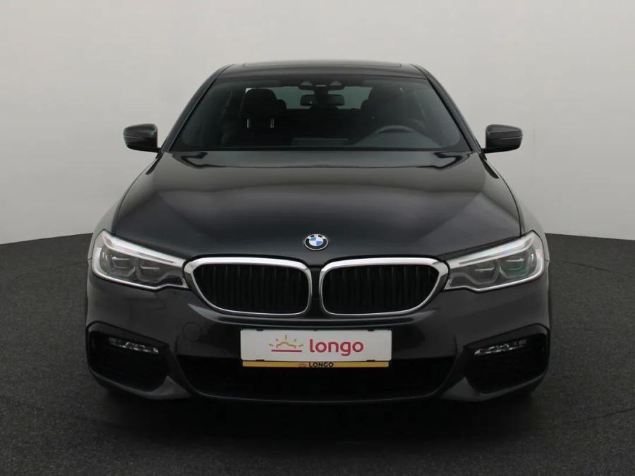 BMW 520 2019 in Vilnius, with an engine capacity of 2.00 L and mileage of 208 thousand km for 23999 €, photo 4 on AUTOMOTO.COM.LV