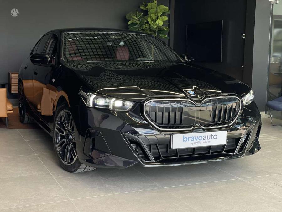 BMW 520 2025 in Klaipeda, with an engine capacity of 2.00 L and mileage of 20 thousand km for 53844 €, photo 4 on AUTOMOTO.COM.LV