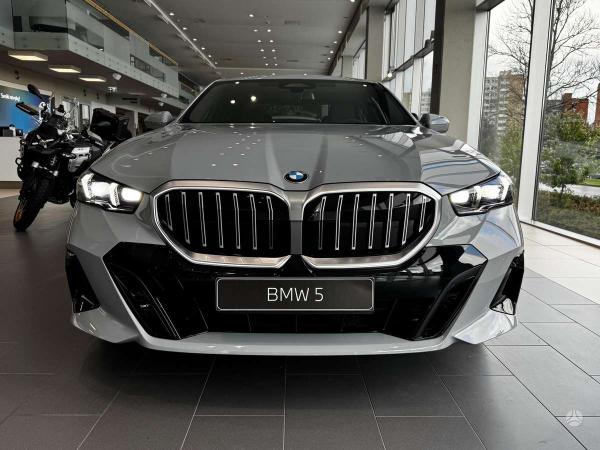 BMW 520 2026 in Vilnius, with an engine capacity of 2.00 L and mileage of 0 thousand km for 64500 €, photo 3 on AUTOMOTO.COM.LV