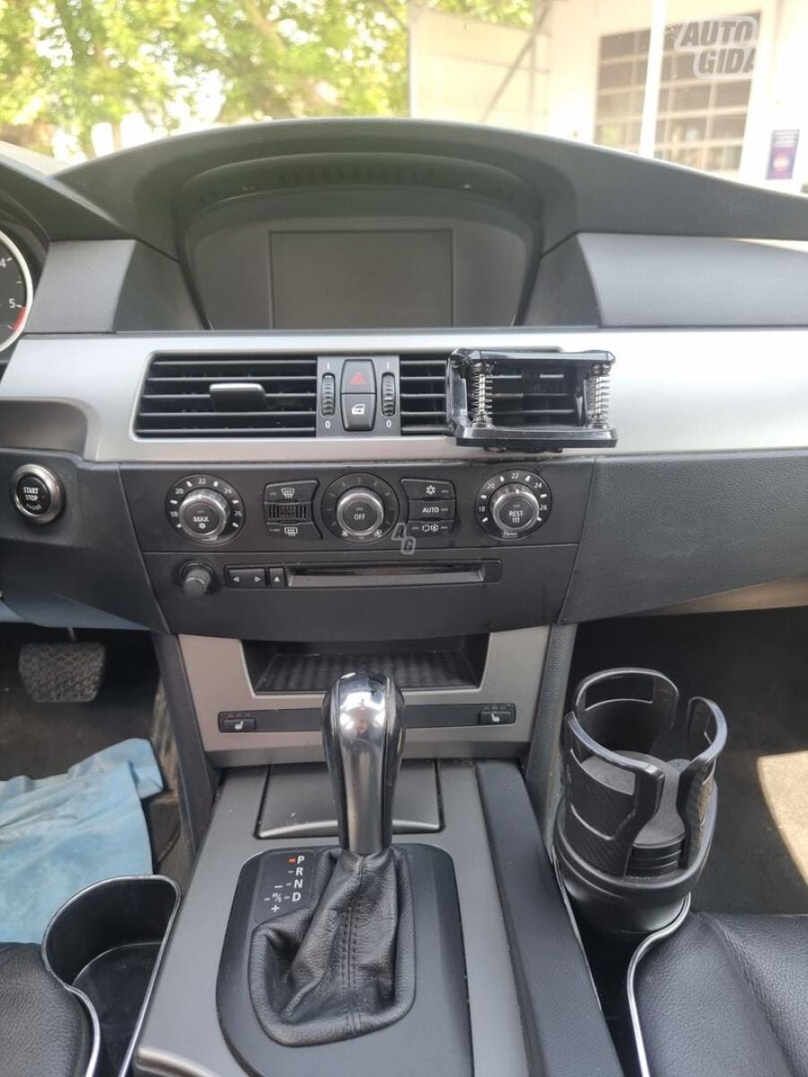 BMW 520 2006 in Panevezys, with an engine capacity of 2.00 L and mileage of 282 thousand km for 2700 €, photo 12 on AUTOMOTO.COM.LV