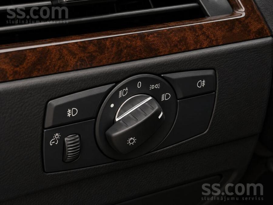 BMW 520 2009 in Riga, with an engine capacity of 2.00 L and mileage of 338 thousand km for 3850 €, photo 18 on AUTOMOTO.COM.LV