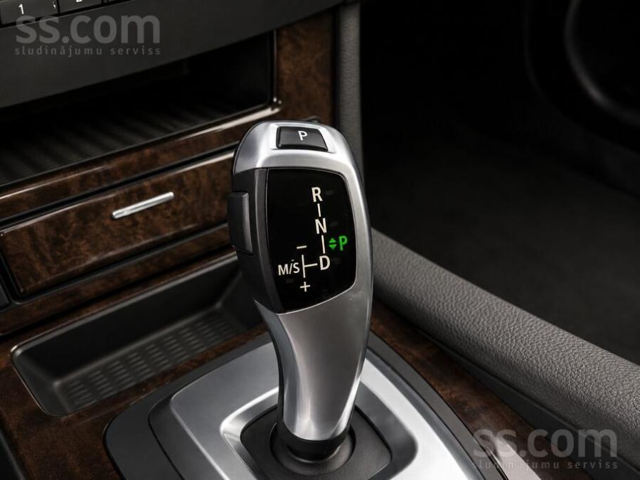 BMW 520 2009 in Riga, with an engine capacity of 2.00 L and mileage of 338 thousand km for 3850 €, photo 19 on AUTOMOTO.COM.LV