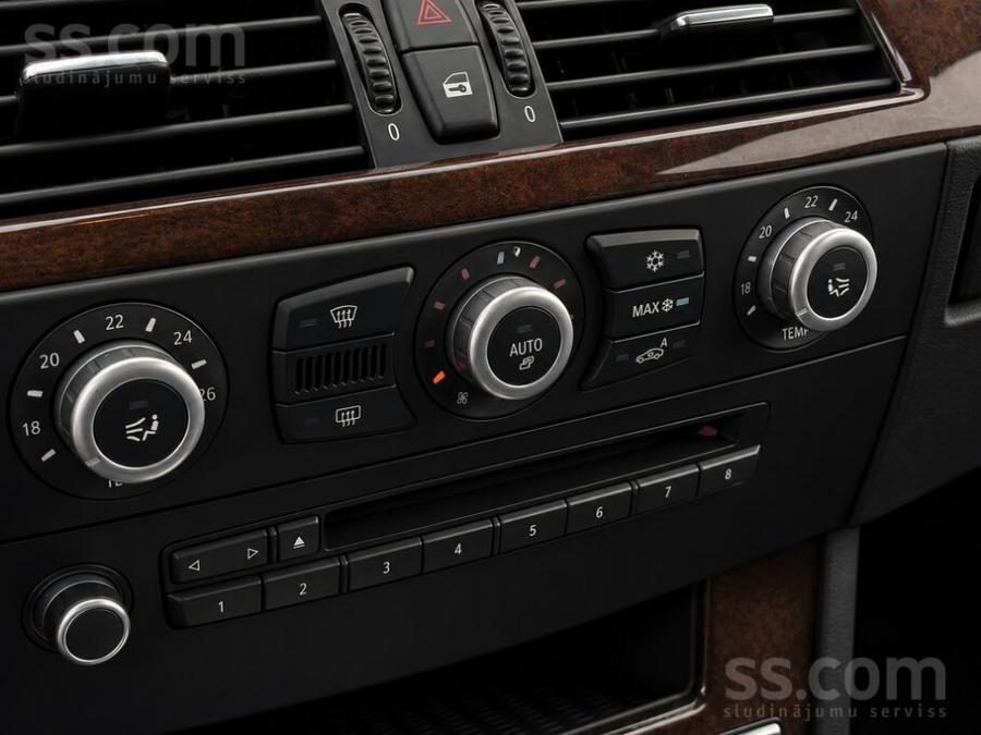 BMW 520 2009 in Riga, with an engine capacity of 2.00 L and mileage of 338 thousand km for 3850 €, photo 22 on AUTOMOTO.COM.LV