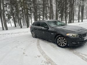 BMW 520 2010 in Vilnius, with an engine capacity of 2.00 L and mileage of 329 thousand km for 5300 €, photo 3 on AUTOMOTO.COM.LV