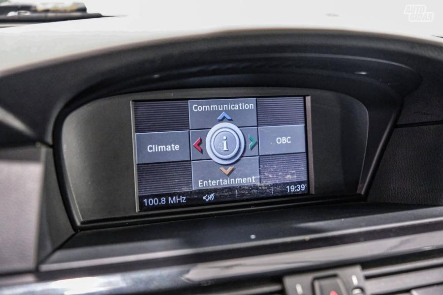 BMW 520 2010 in Kaunas, with an engine capacity of 2.00 L and mileage of 305 thousand km for 5290 €, photo 22 on AUTOMOTO.COM.LV