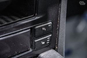 BMW 520 2010 in Kaunas, with an engine capacity of 2.00 L and mileage of 305 thousand km for 5290 €, photo 25 on AUTOMOTO.COM.LV