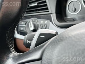 BMW 520 2011 in Riga, with an engine capacity of 2.00 L and mileage of 302 thousand km for 8400 €, photo 12 on AUTOMOTO.COM.LV