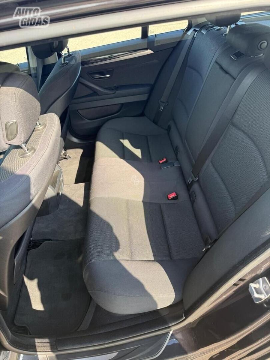BMW 520 2011 in Vilkaviskis, with an engine capacity of 2.00 L and mileage of 300 thousand km for 5850 €, photo 11 on AUTOMOTO.COM.LV