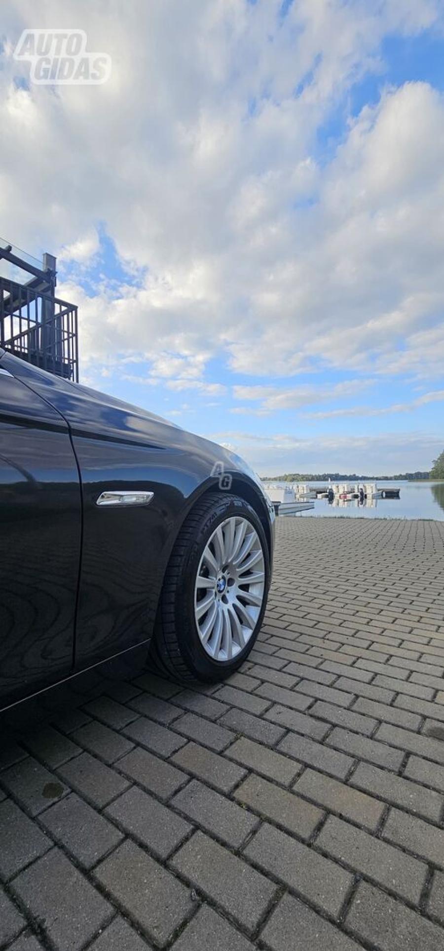 BMW 520 2011 in Trakai, with an engine capacity of 2.00 L and mileage of 286 thousand km for 7200 €, photo 12 on AUTOMOTO.COM.LV