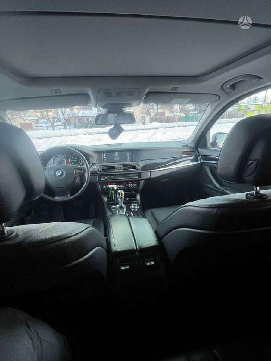 BMW 520 2012 in Raseiniai, with an engine capacity of 2.00 L and mileage of 293 thousand km for 6950 €, photo 6 on AUTOMOTO.COM.LV