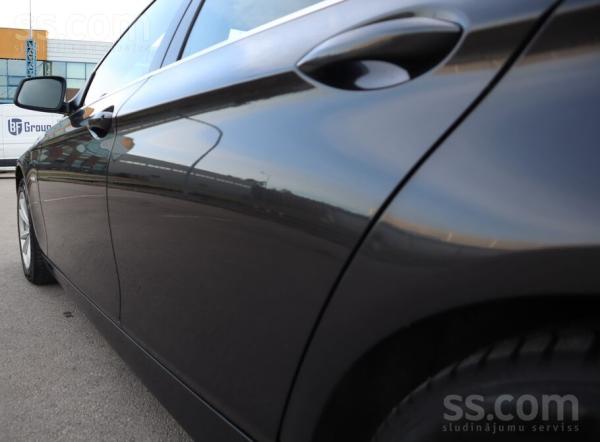 BMW 520 2012 in Riga, with an engine capacity of 2.00 L and mileage of 388 thousand km for 5999 €, photo 7 on AUTOMOTO.COM.LV