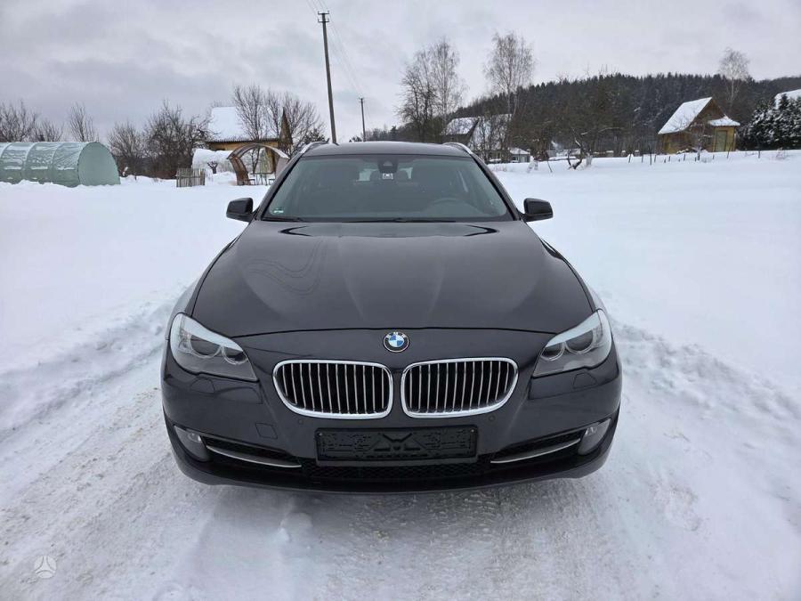 BMW 520 2013 in Ignalina, with an engine capacity of 2.00 L and mileage of 299 thousand km for 6900 €, photo 3 on AUTOMOTO.COM.LV