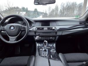 BMW 520 2013 in Ignalina, with an engine capacity of 2.00 L and mileage of 299 thousand km for 6900 €, photo 11 on AUTOMOTO.COM.LV