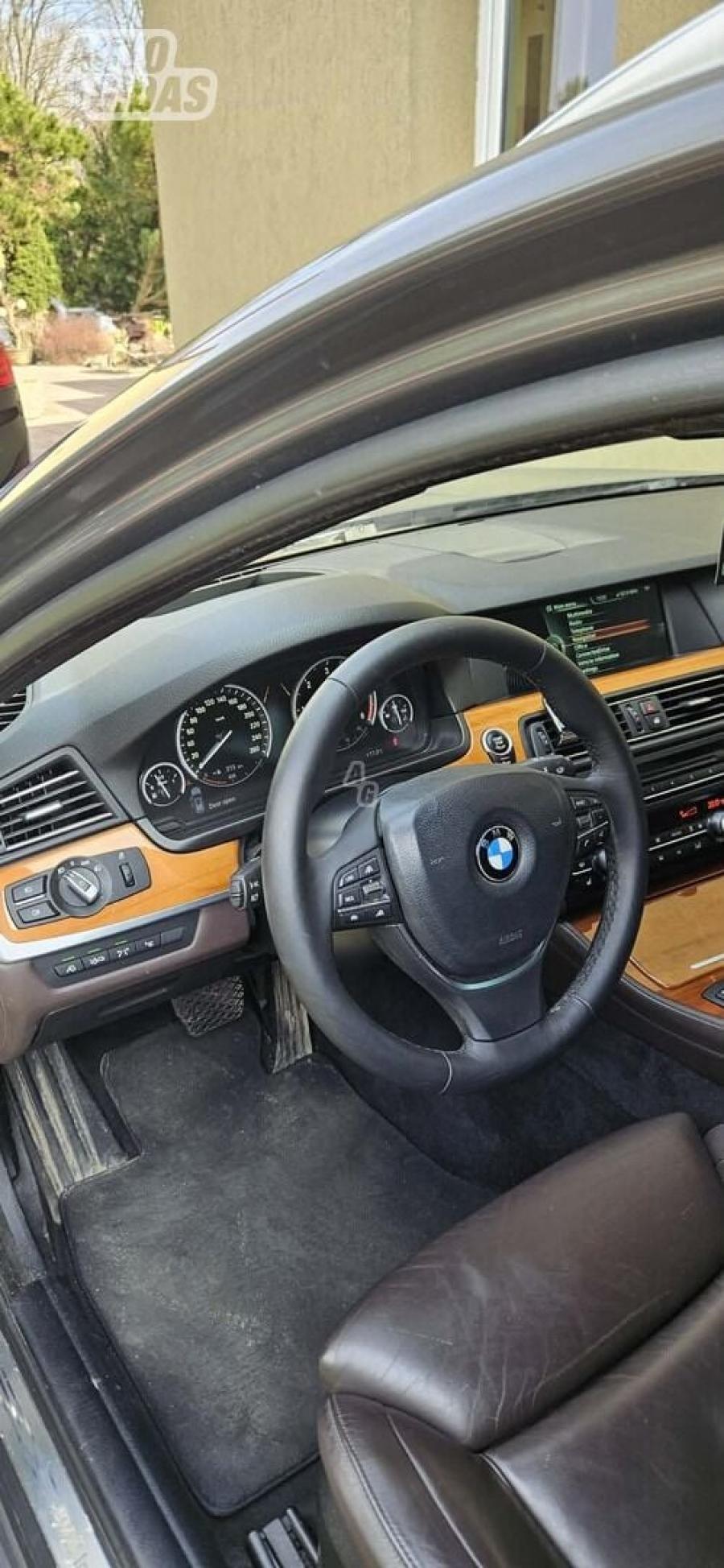 BMW 520 2013 in Kaunas, with an engine capacity of 2.00 L and mileage of 318 thousand km for 9499 €, photo 13 on AUTOMOTO.COM.LV