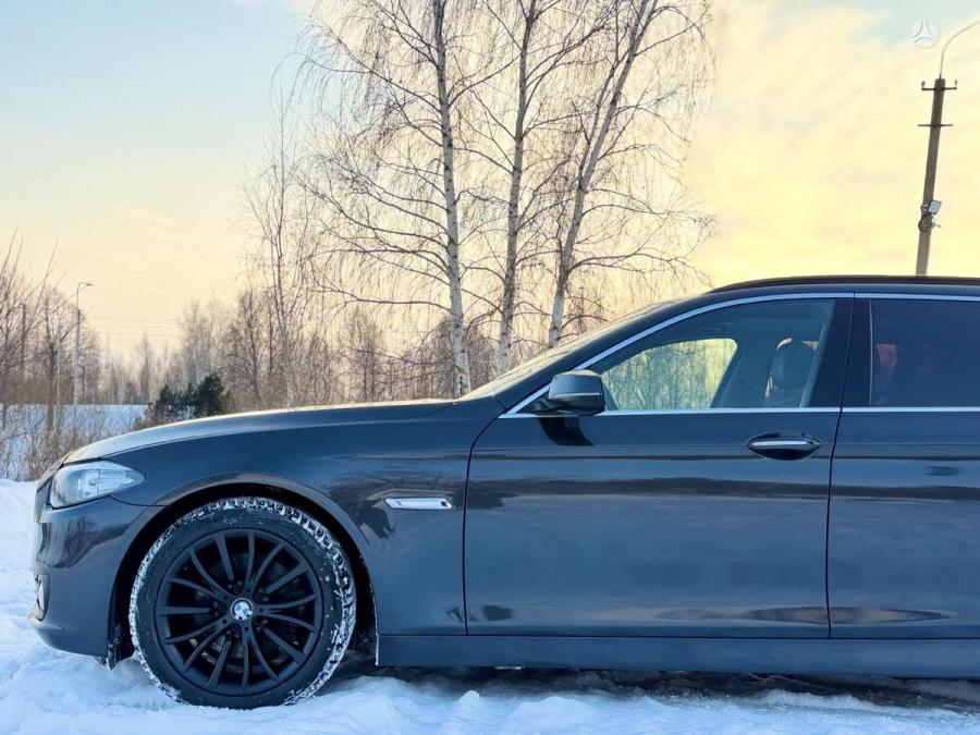 BMW 520 2014 in Siauliai, with an engine capacity of 2.00 L and mileage of 279 thousand km for 11200 €, photo 11 on AUTOMOTO.COM.LV