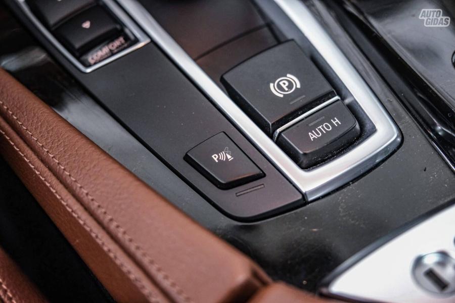 BMW 520 2014 in Kaunas, with an engine capacity of 2.00 L and mileage of 279 thousand km for 10590 €, photo 27 on AUTOMOTO.COM.LV