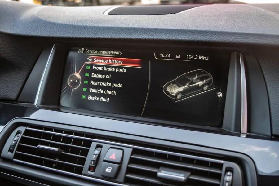 BMW 520 2014 in Tukums, with an engine capacity of 2.00 L and mileage of 260 thousand km for 13490 €, photo 40 on AUTOMOTO.COM.LV