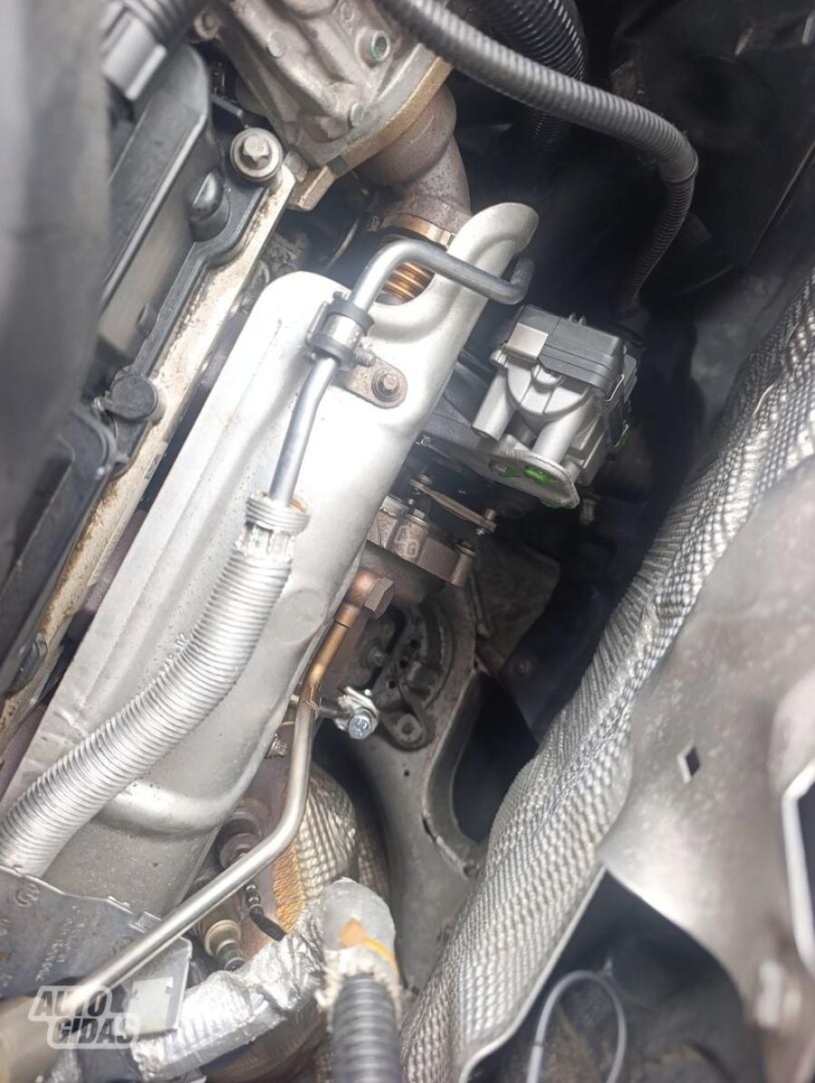 BMW 520 2015 in Kaunas, with an engine capacity of 2.00 L and mileage of 255 thousand km for 12150 €, photo 31 on AUTOMOTO.COM.LV