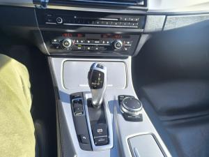 BMW 520 2016 Tallina, ar dzinēja tilpumu 2.00 L un nobraukumu 221 tūkst. km par 13000 €, foto 29 vietnē AUTOMOTO.COM.LV