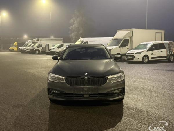 BMW 520 2017 in Vilnius, with an engine capacity of 2.00 L and mileage of 330 thousand km for 15900 €, photo 4 on AUTOMOTO.COM.LV