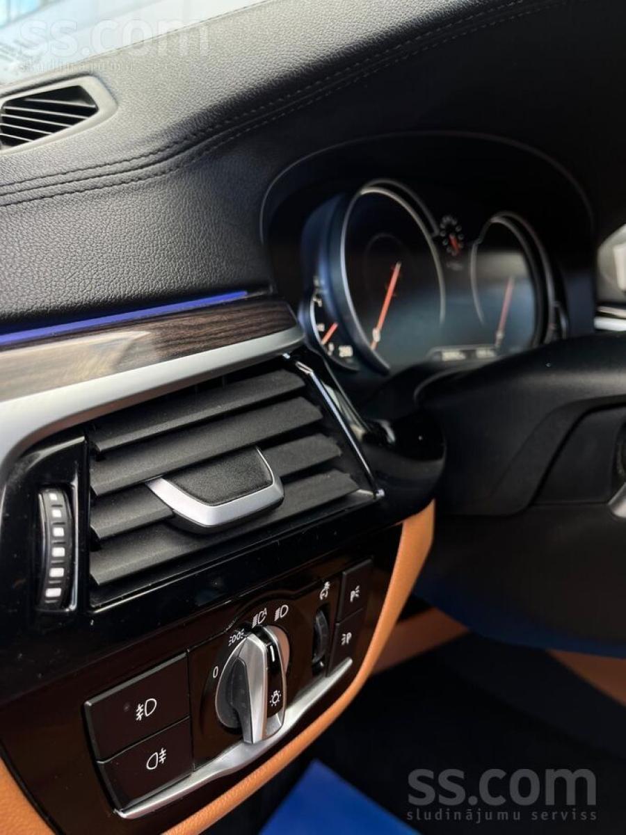 BMW 520 2017 in Tukums, with an engine capacity of 2.00 L and mileage of 261 thousand km for 15200 €, photo 12 on AUTOMOTO.COM.LV