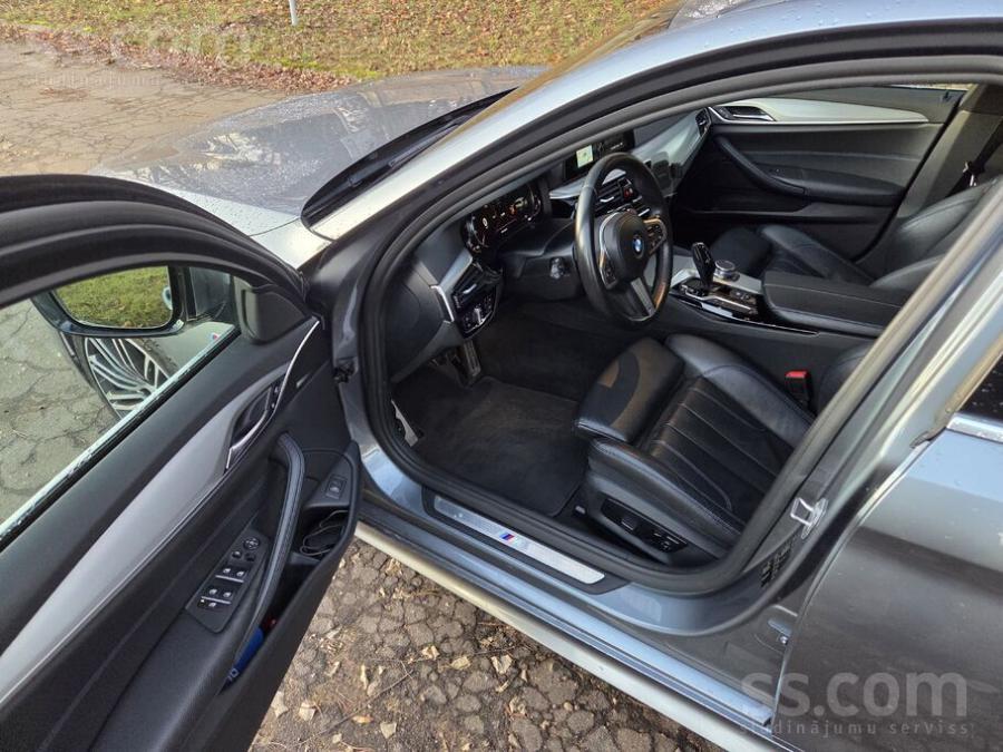 BMW 520 2018 in Riga, with an engine capacity of 2.00 L and mileage of 215 thousand km for 25900 €, photo 11 on AUTOMOTO.COM.LV