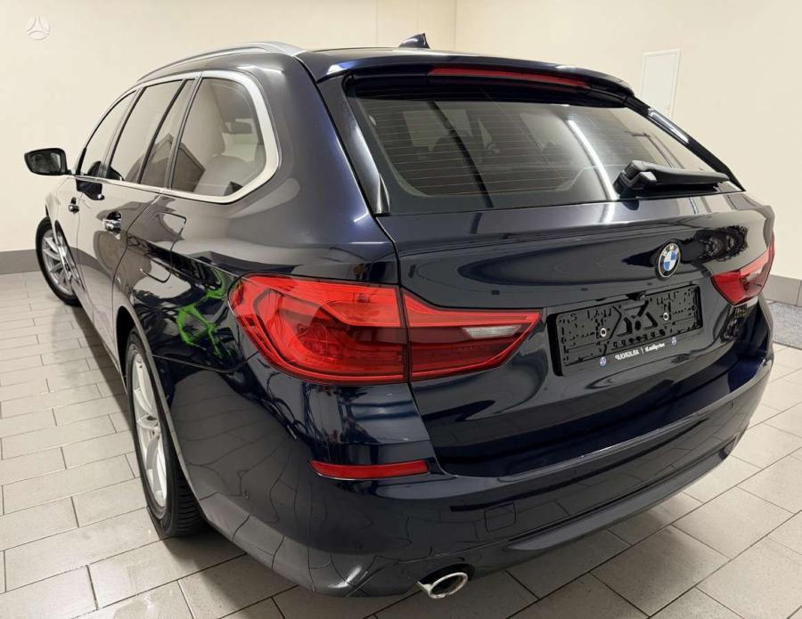 BMW 520 2018 in Kaunas, with an engine capacity of 2.00 L and mileage of 279 thousand km for 15390 €, photo 4 on AUTOMOTO.COM.LV