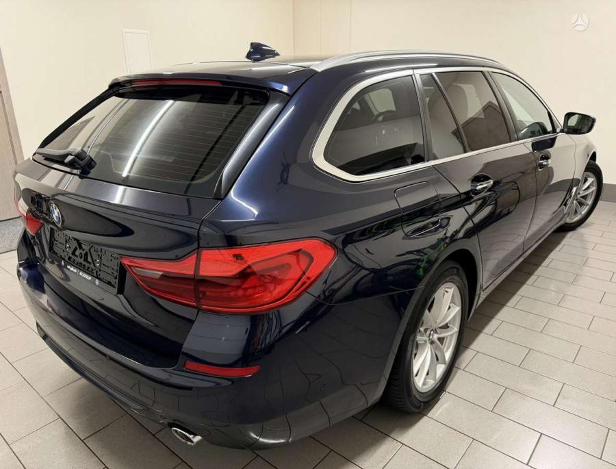 BMW 520 2018 in Kaunas, with an engine capacity of 2.00 L and mileage of 279 thousand km for 15390 €, photo 9 on AUTOMOTO.COM.LV