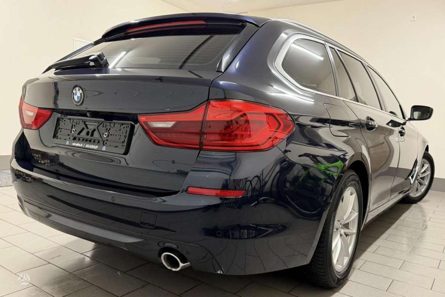 BMW 520 2018 in Kaunas, with an engine capacity of 2.00 L and mileage of 279 thousand km for 15390 €, photo 12 on AUTOMOTO.COM.LV