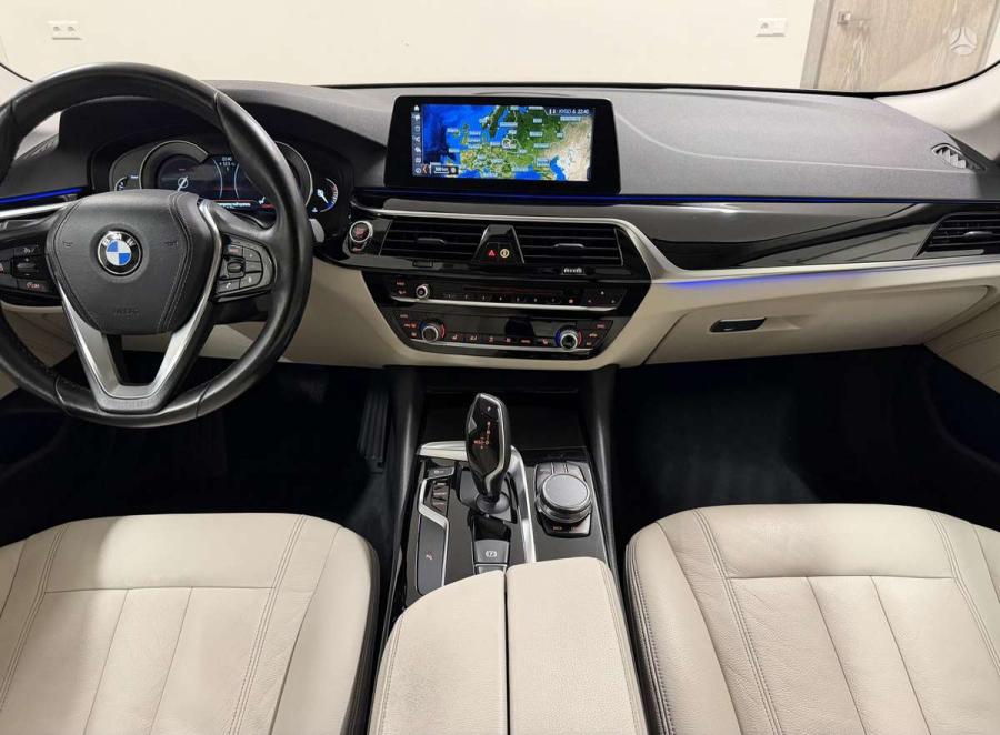 BMW 520 2018 in Kaunas, with an engine capacity of 2.00 L and mileage of 279 thousand km for 15390 €, photo 18 on AUTOMOTO.COM.LV