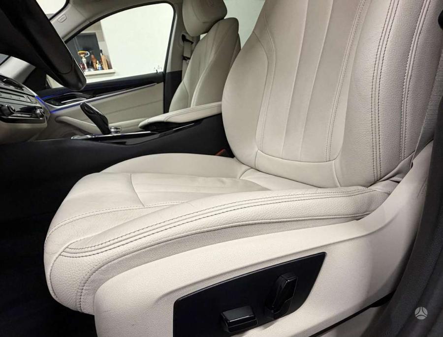 BMW 520 2018 in Kaunas, with an engine capacity of 2.00 L and mileage of 279 thousand km for 15390 €, photo 32 on AUTOMOTO.COM.LV