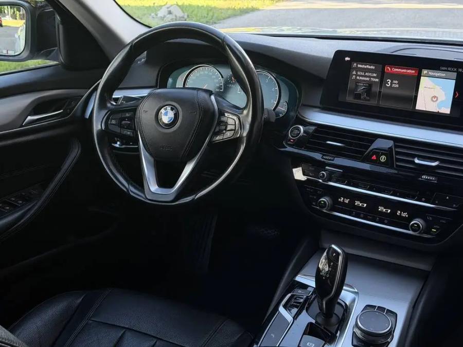 BMW 520 2018 in Riga, with an engine capacity of 2.00 L and mileage of 278 thousand km for 14980 €, photo 12 on AUTOMOTO.COM.LV