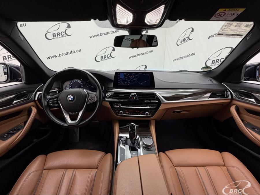 BMW 520 2018 in Vilnius, with an engine capacity of 2.00 L and mileage of 215 thousand km for 17500 €, photo 4 on AUTOMOTO.COM.LV