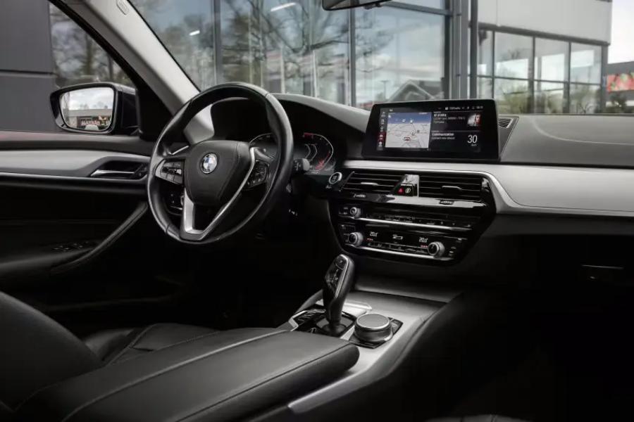 BMW 520 2019 Jelgava, ar dzinēja tilpumu 2.00 L un nobraukumu 184 tūkst. km par 17300 €, foto 18 vietnē AUTOMOTO.COM.LV