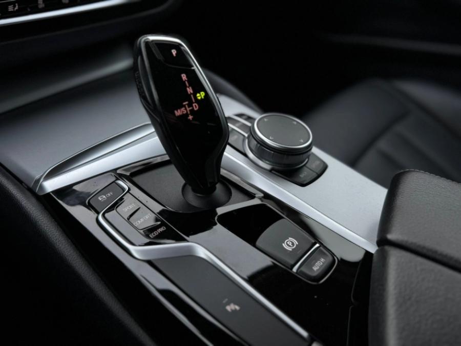 BMW 520 2019 Rīga, ar dzinēja tilpumu 2.00 L un nobraukumu 184 tūkst. km par 18300 €, foto 13 vietnē AUTOMOTO.COM.LV