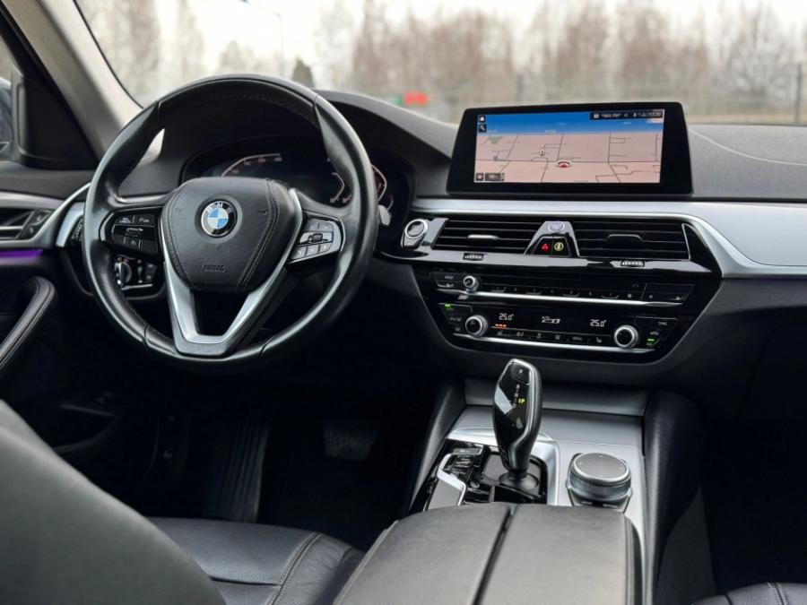 BMW 520 2019 Rīga, ar dzinēja tilpumu 2.00 L un nobraukumu 184 tūkst. km par 18300 €, foto 28 vietnē AUTOMOTO.COM.LV