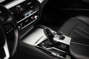 BMW 520 2019 Rīga, ar dzinēja tilpumu 2.00 L un nobraukumu 184 tūkst. km par 18300 €, foto 38 vietnē AUTOMOTO.COM.LV