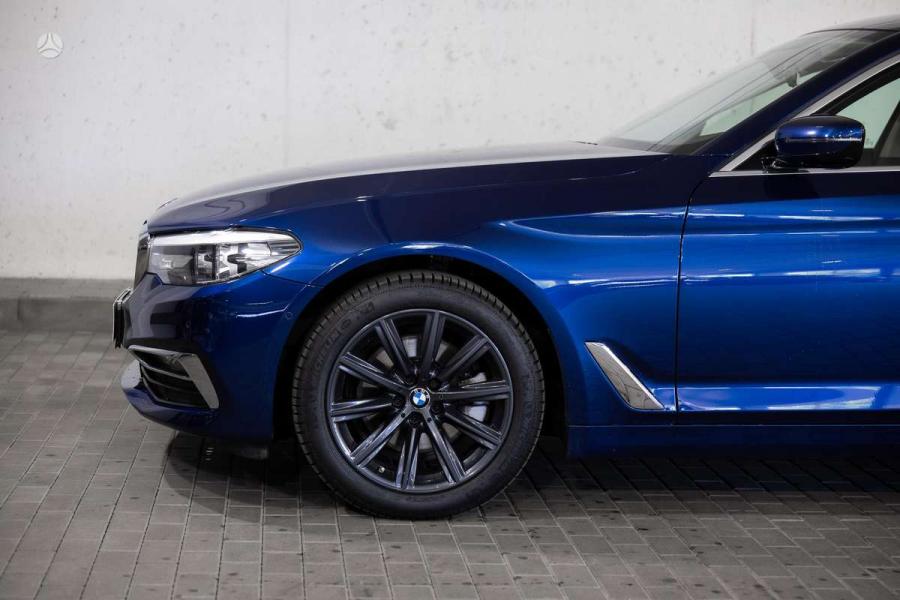 BMW 520 2019 in Vilnius, with an engine capacity of 2.00 L and mileage of 217 thousand km for 19771 €, photo 6 on AUTOMOTO.COM.LV