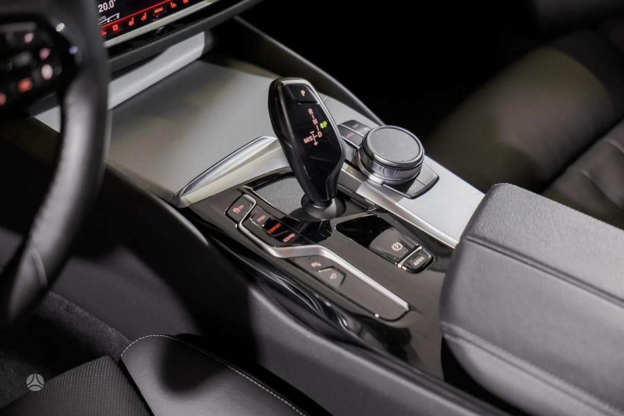 BMW 520 2020 in Vilnius, with an engine capacity of 2.00 L and mileage of 155 thousand km for 29991 €, photo 13 on AUTOMOTO.COM.LV