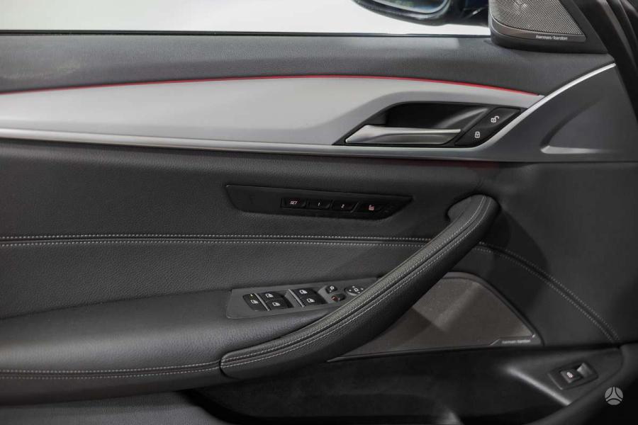 BMW 520 2020 in Vilnius, with an engine capacity of 2.00 L and mileage of 155 thousand km for 29991 €, photo 28 on AUTOMOTO.COM.LV