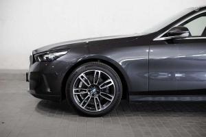 BMW 520 2024 in Vilnius, with an engine capacity of 2.00 L and mileage of 35 thousand km for 41991 €, photo 8 on AUTOMOTO.COM.LV